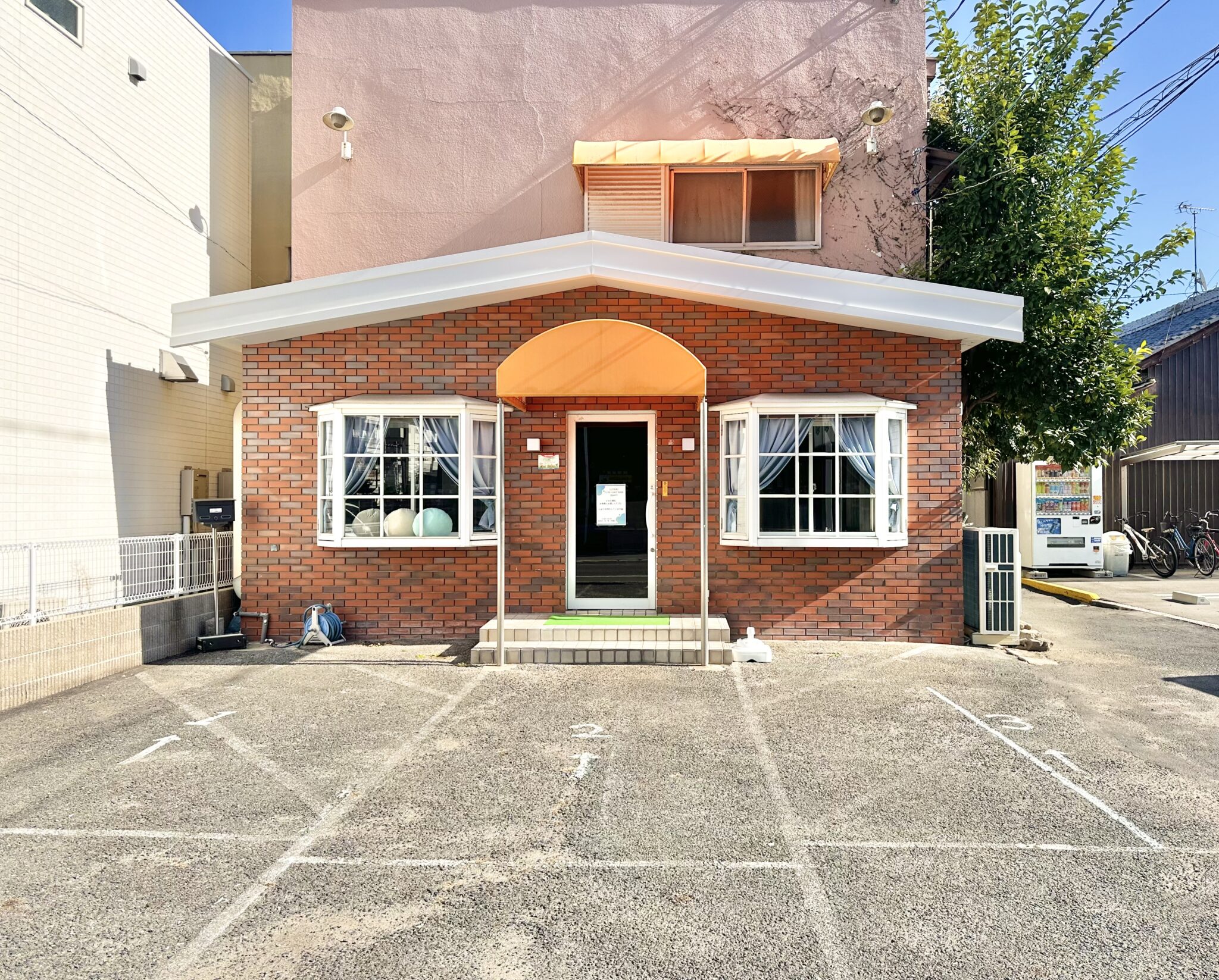 【岡山市北区】ハレノワちかくに「CAFE 6868（かふぇ ろばろば）」ってディカフェドリンクとフードのお店できてる | 岡山おにさんぽ